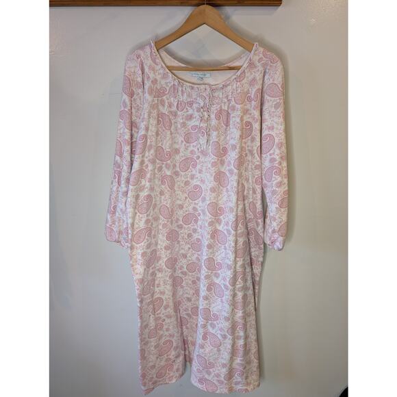 Laura Ashley | Intimates & Sleepwear | Laura Ashley Petal Pink Paisley ...